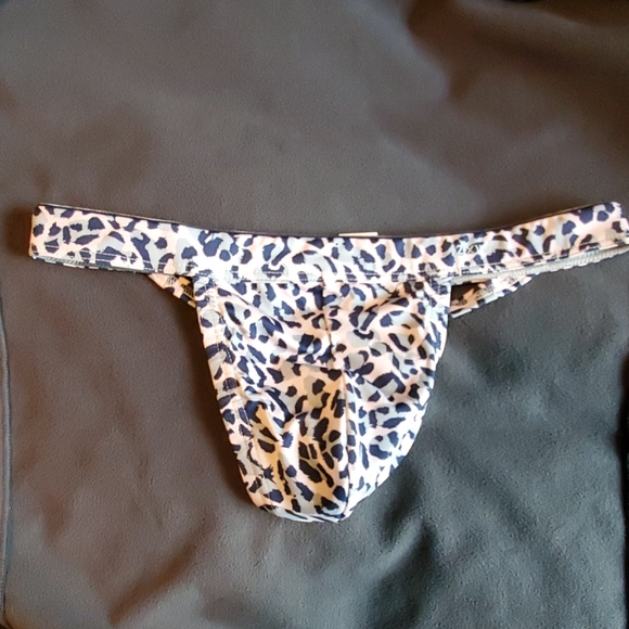 2xist | Underwear & Socks | Sliq Micro Yback Thong Cheetah Print ...
